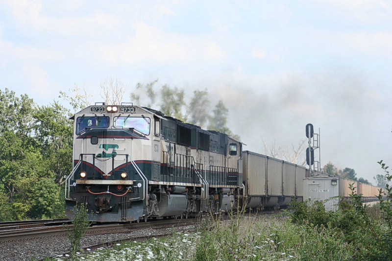 BNSF 9733